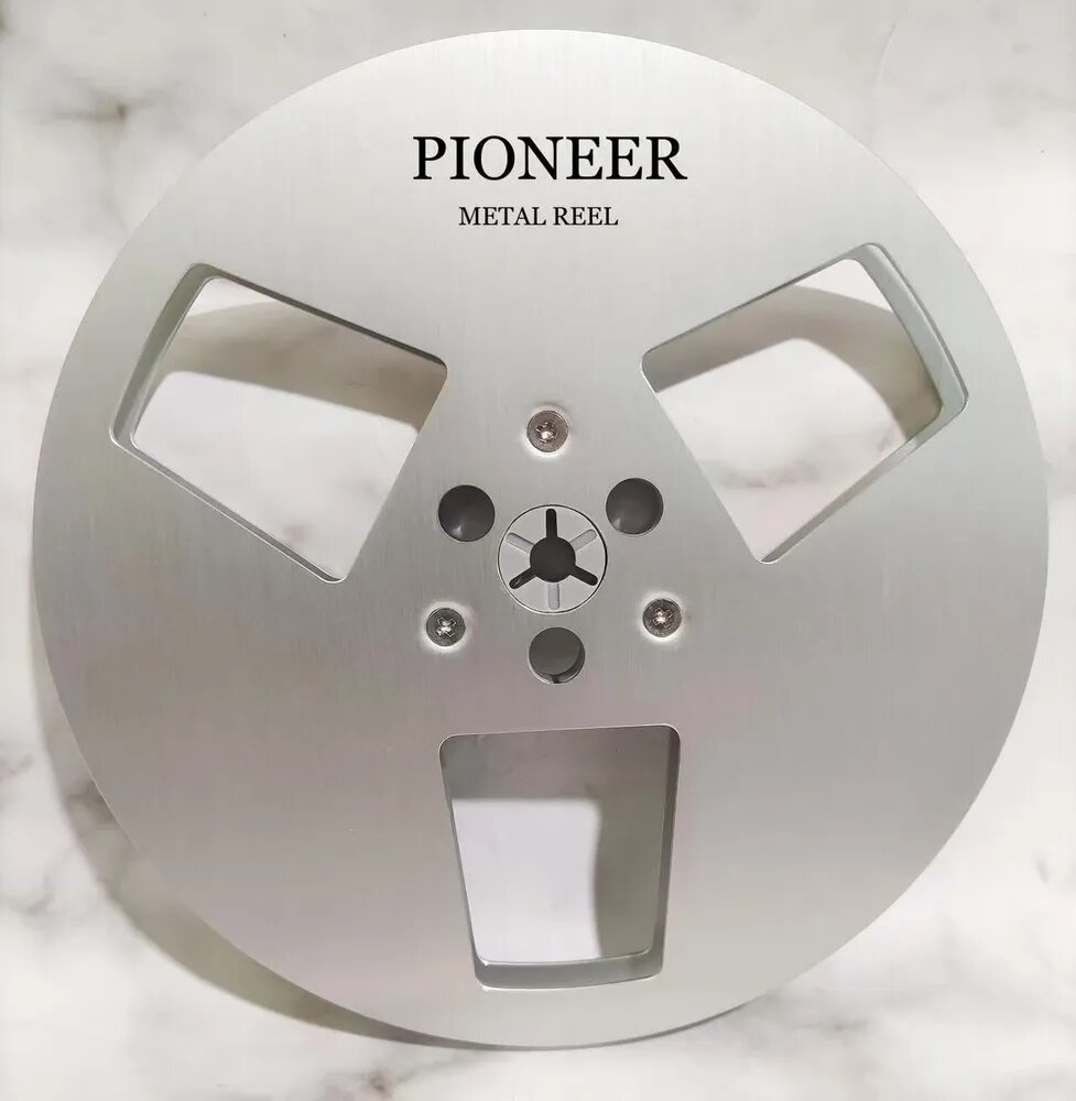 Одна стандартная 7-дюймовая алюминиевая катушка для катушечных магнитофонов PIONEER