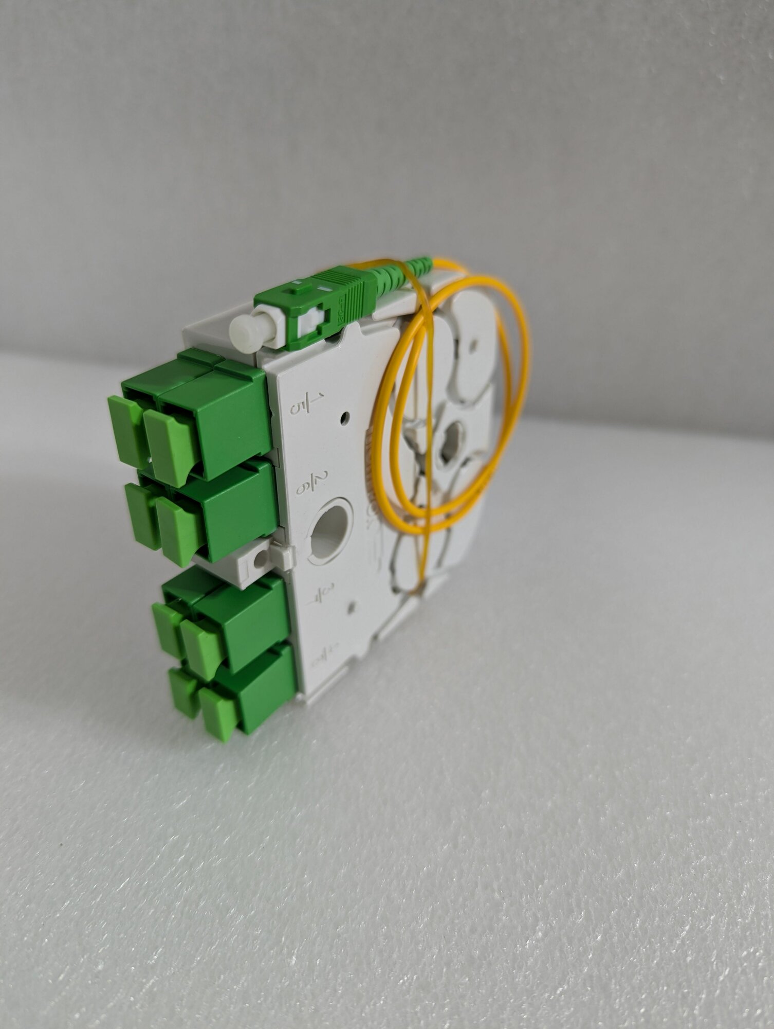 Универсальный сплиттерный модуль на 8 абонентов Light Pon 1х8 SC/APC