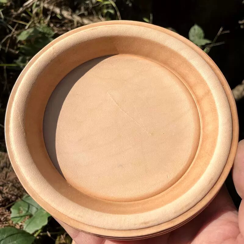 Круглый кожаный поднос из натуральной кожи, толщина 4 мм, диаметр 14 см для хранения ювелирных изделий и ключей