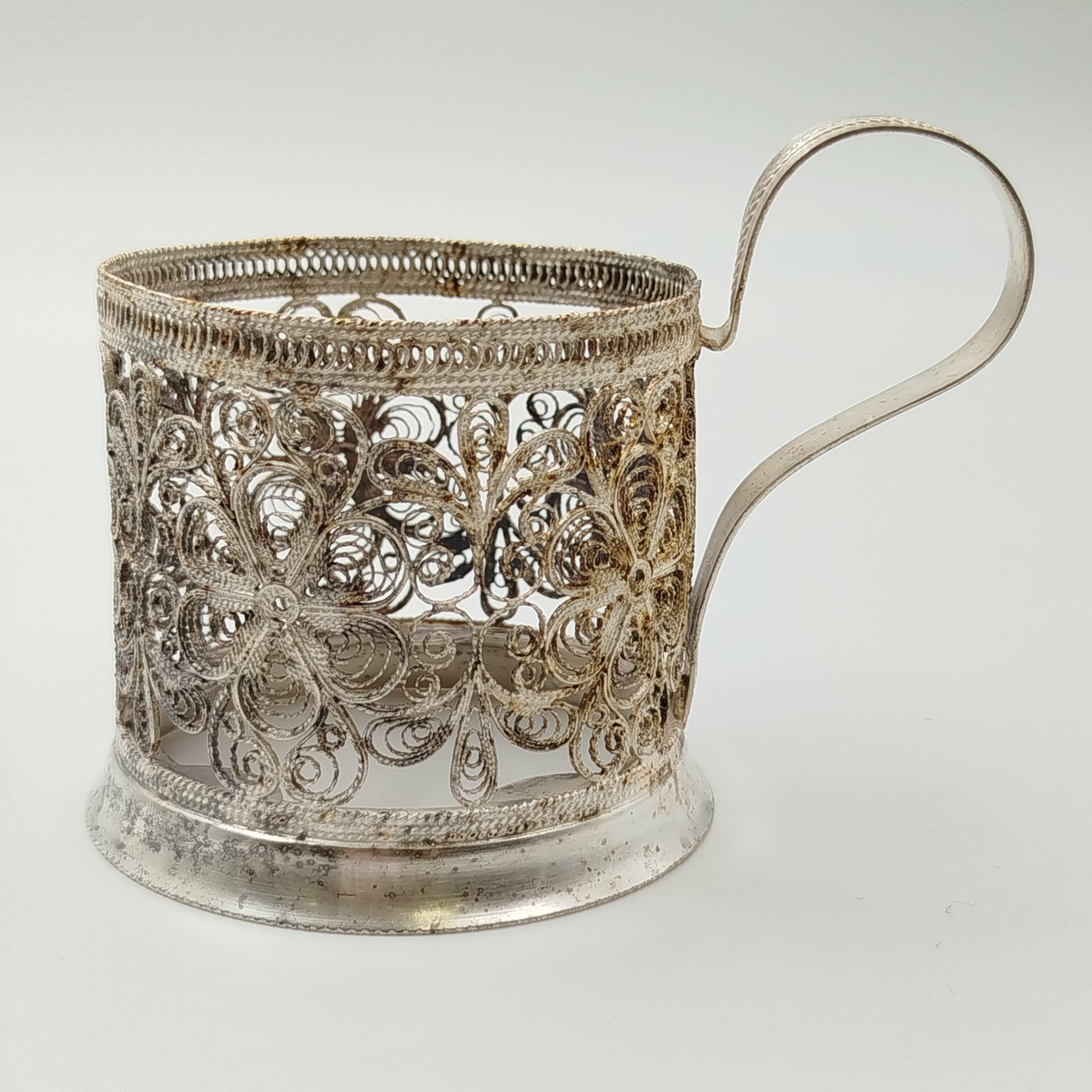 Подстаканник, выполненный в технике ажурной скани, мельхиор (медь-никель), СССР