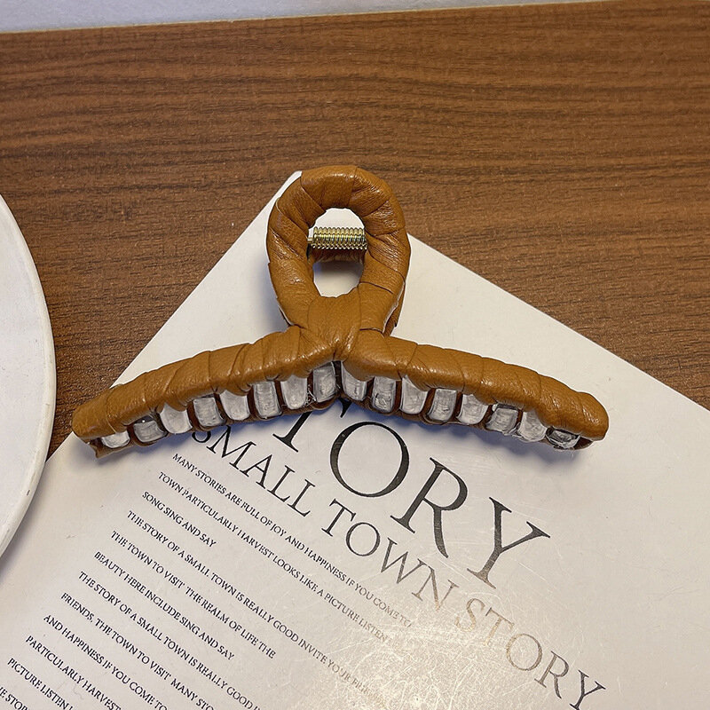 Заколка для волос Yakeli HS02217, кофейная кожа, в виде акулы