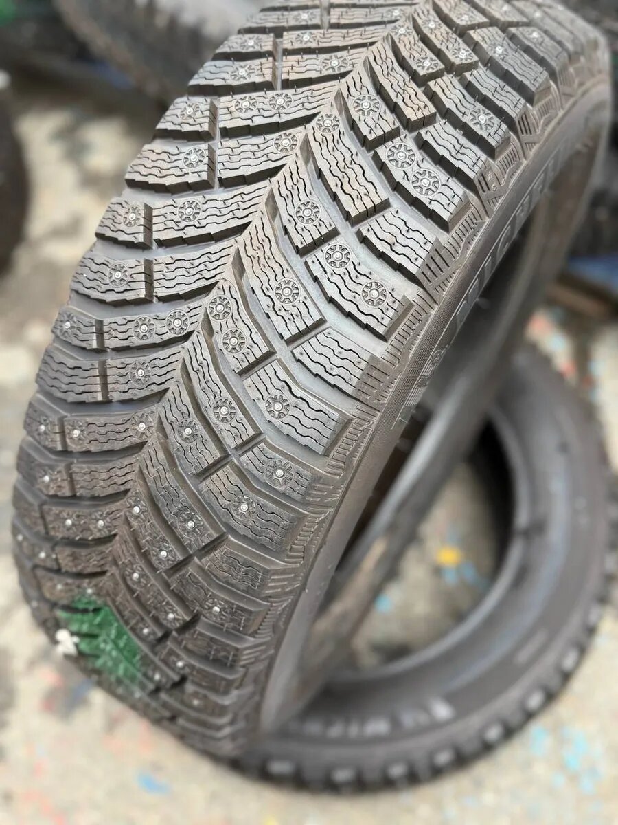 Шины зимние R17 215 60 100 T автомобильная зимняя резина MICHELIN модель X-Ice North4