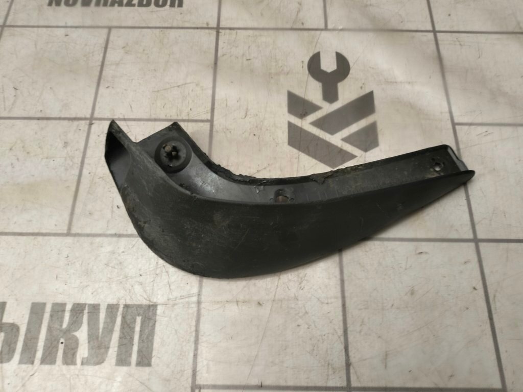 Брызговик передний правый Kia Ceed 07- 12