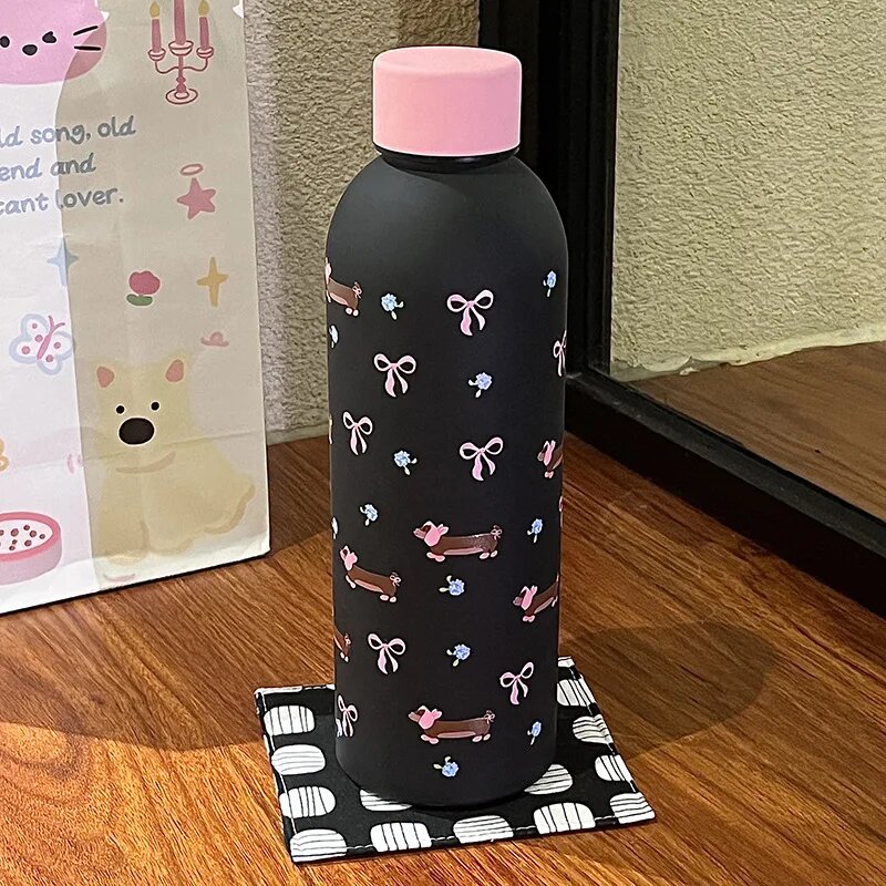 Бутылка для воды черная с бантиками, 500 мл, крышка Pink