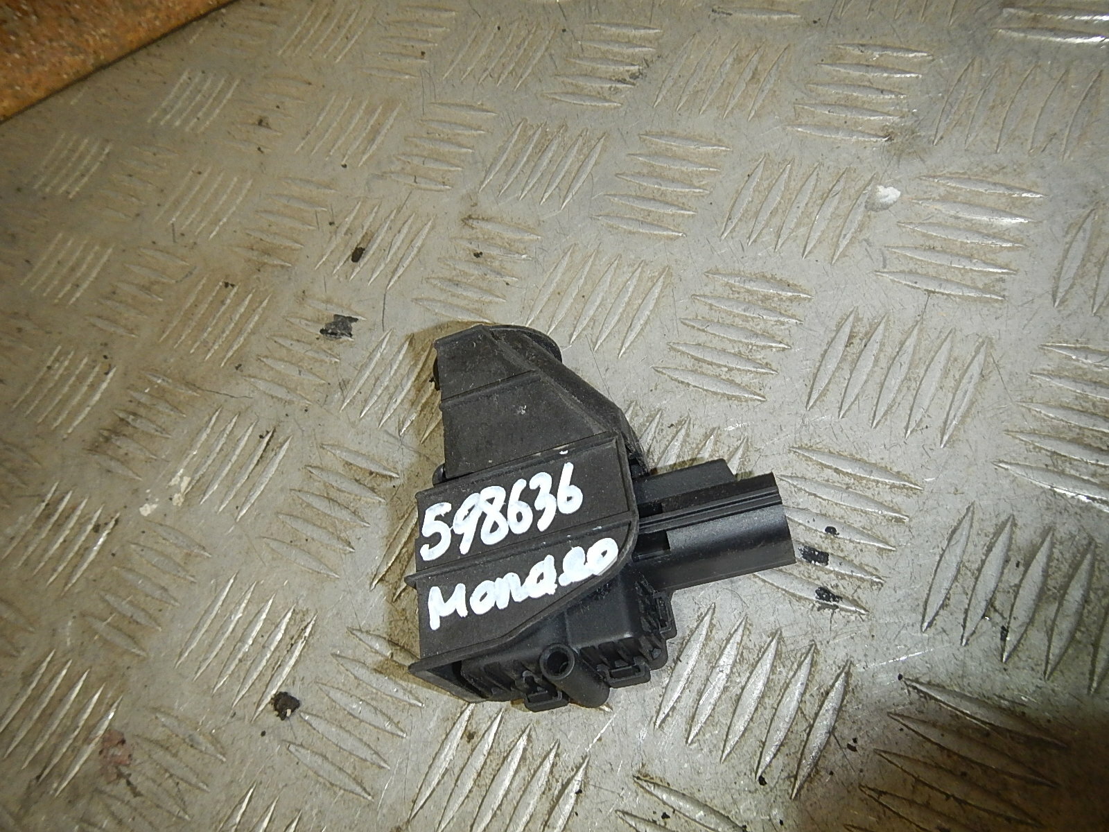 Б/У Активатор лючка бензобака, Ford (Форд)-MONDEO (07-14) FORD MONDEO (07-14) Без видимых повреждений. 598636 FORD арт. ...