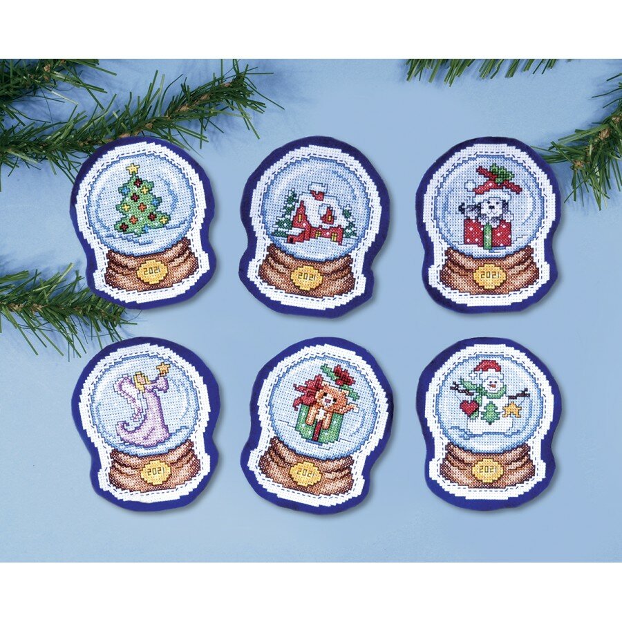 Набор для вышивания елочных украшений Снежные шары 20 см DESIGN WORKS 1678