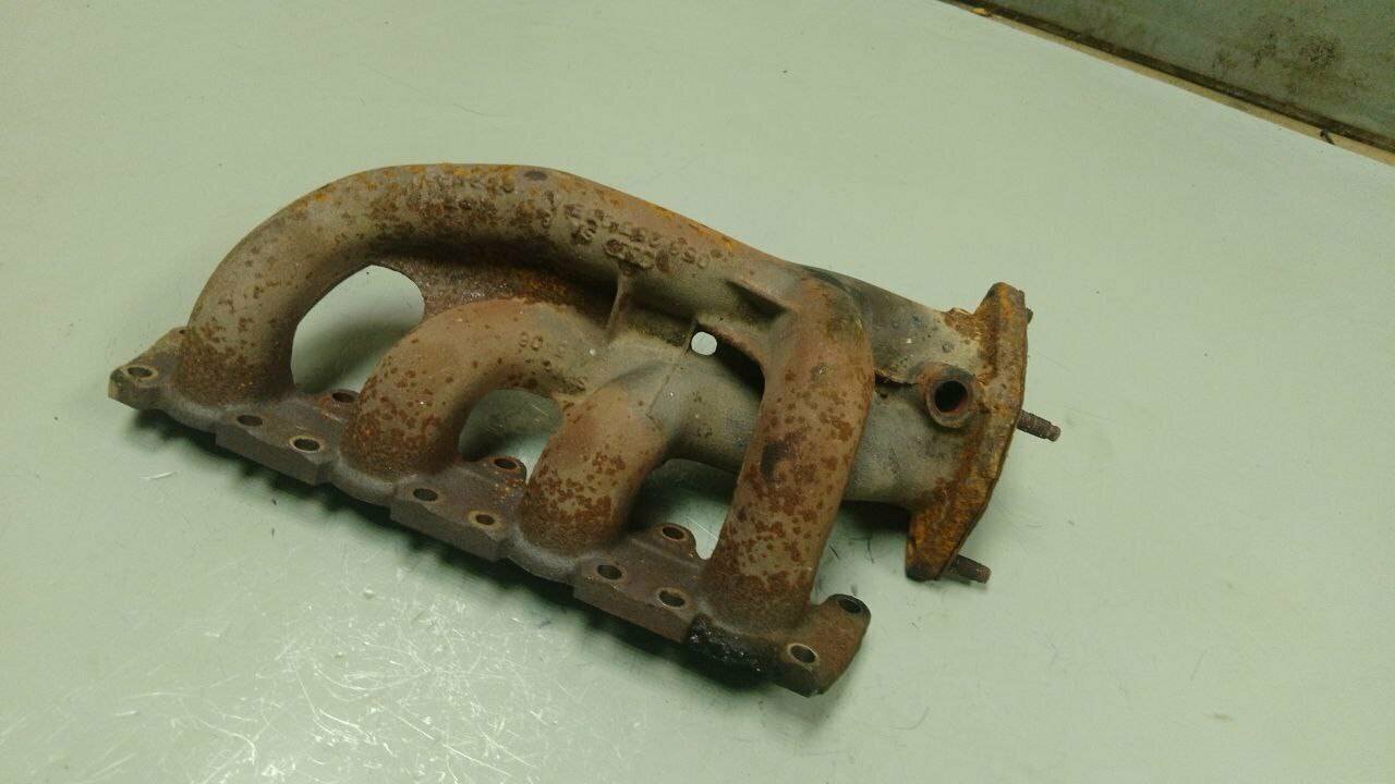 Выпускной коллектор Volkswagen Passat B5 1999 058253033A