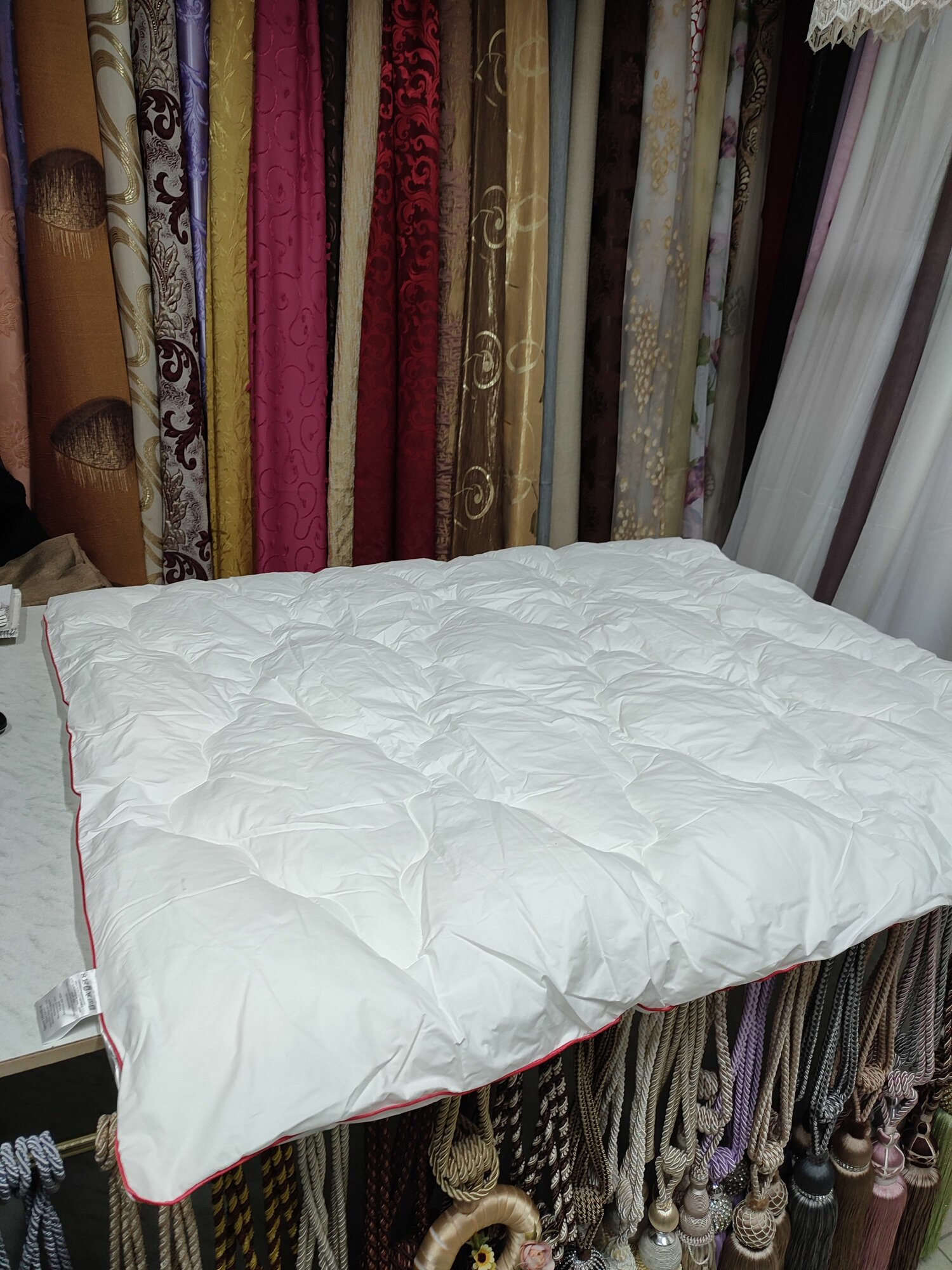 Одеяло Belashoff "Гармония" Лебяжий пух 100% п. э. гипоаллергенное ткань верха100% хлопок 1.5 спальное 140*205