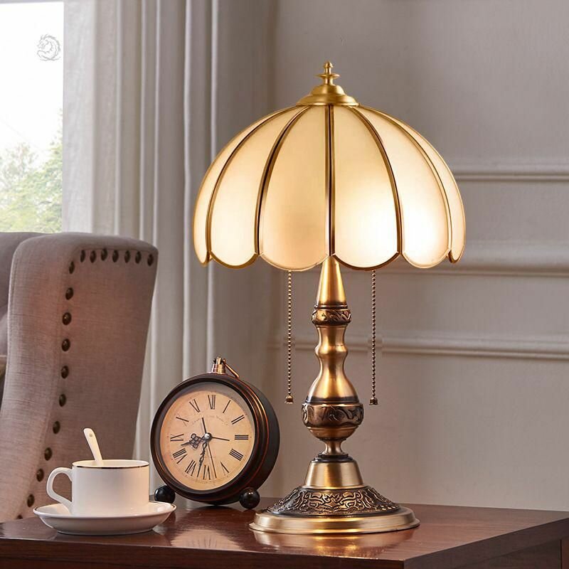 Медная ретро-лампа с абажуром E27 – настольное освещение для спальни и гостиной в европейском стиле