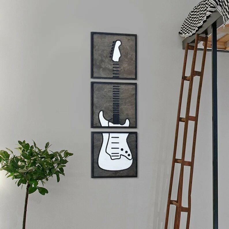 Настенное панно/декор из дерева для дома и офиса Гитара (3 модуля)