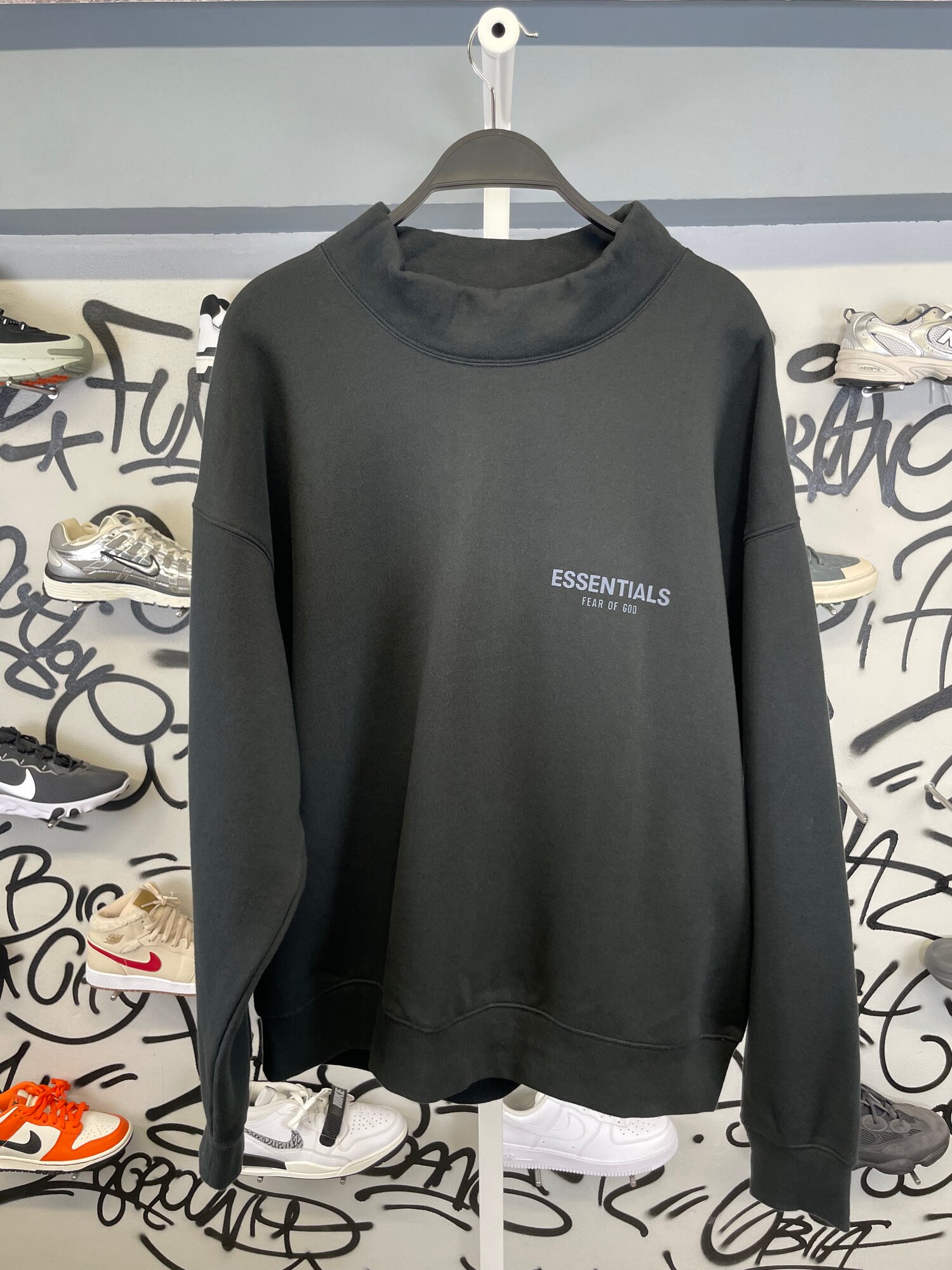 Свитшот FЕAR OF GОD ЕSSЕNTIАLS FW23 СRЕWNЕСK BLACK