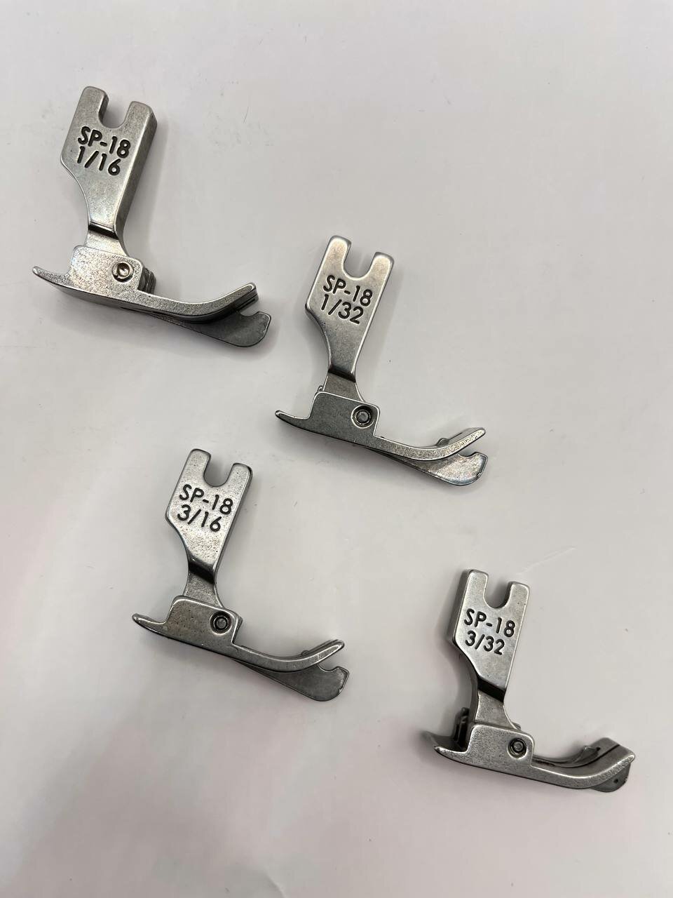 Лапки для отстрочки для промышленных швейных машин (1/16, 1/32, 3/16, 3/32 дюйма)