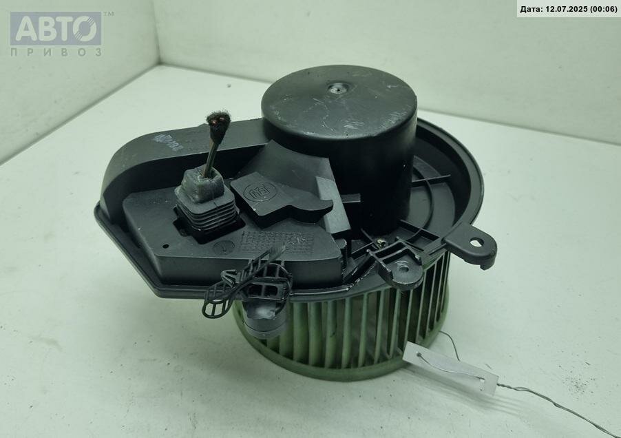 Двигатель отопителя (моторчик печки) Volkswagen Passat B5+ (GP)