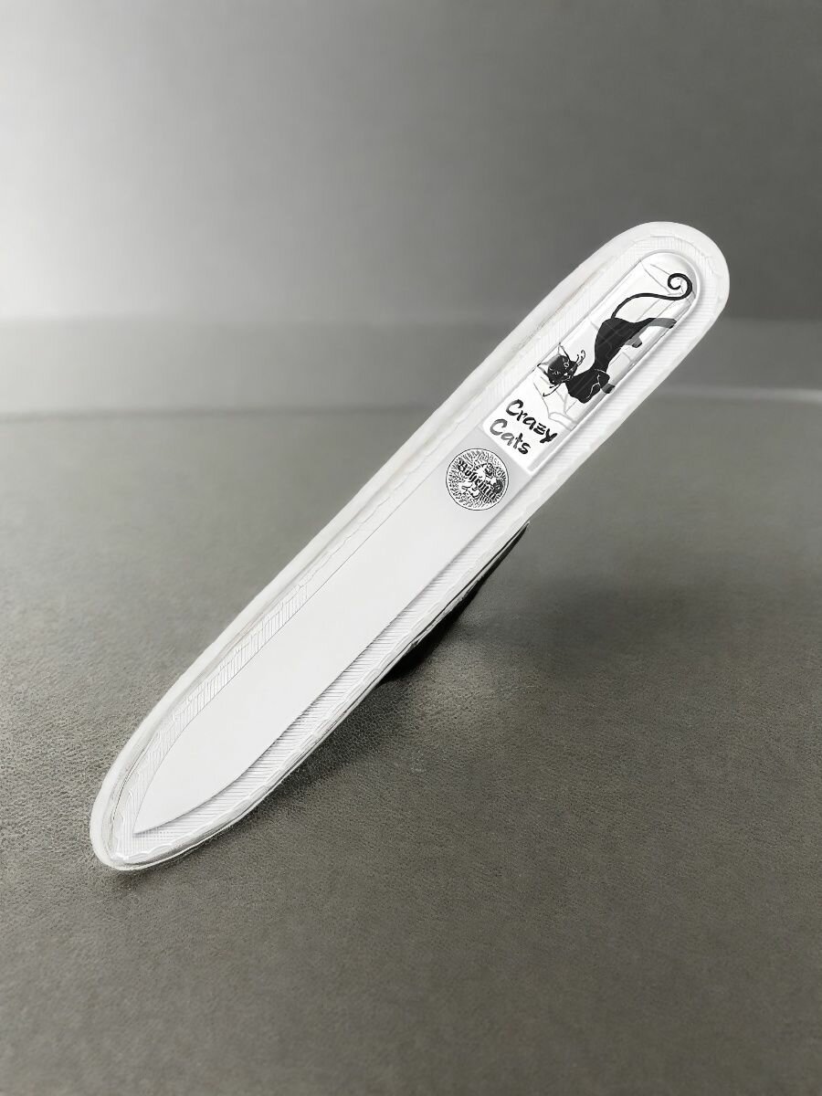 Пилка стеклянная Bohemia (135 мм) двусторонняя, с 3D рисунком "черная кошка на диване".