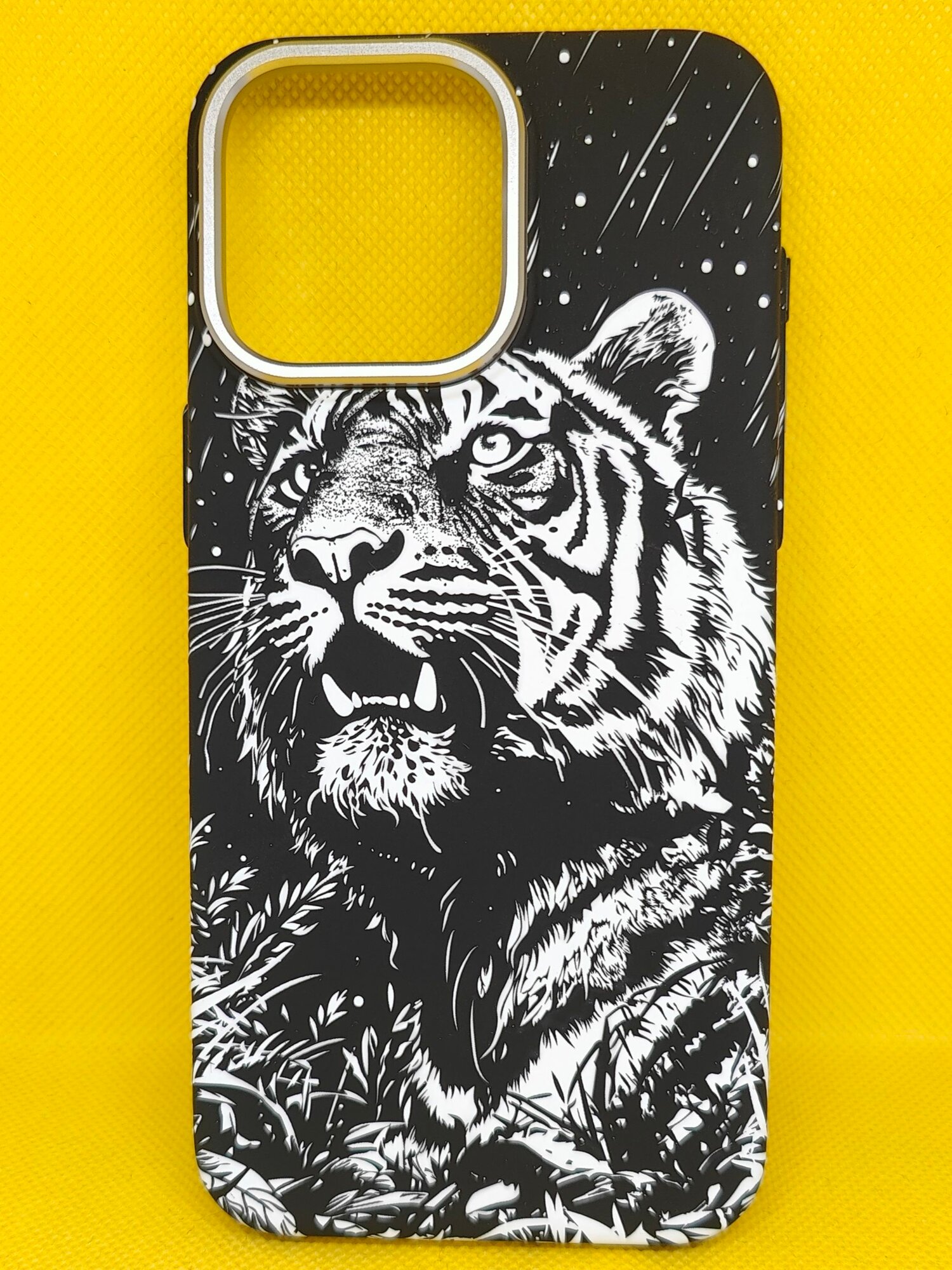 Чехол матовый под карбон Luxo для iPhone 15pro max с поддержкой магсейф / накладка для смартфона, рисунок кевлар /