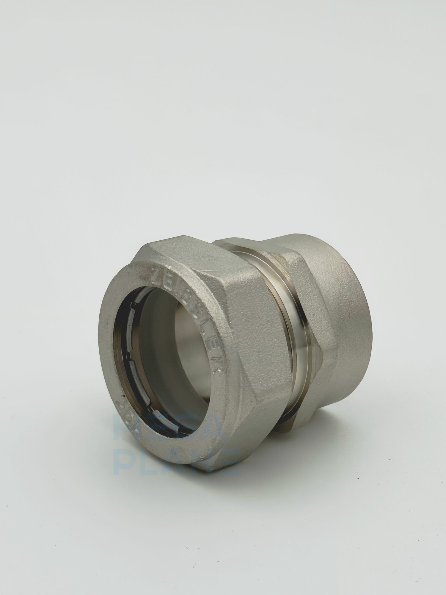 Муфта для гофрированной трубы 20 мм х 3/4, фитинг латунный для нержавеющей трубы с внутренней резьбой