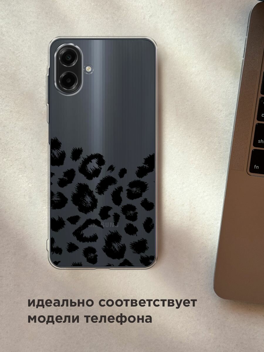 Чехол на Samsung Galaxy A07 / Самсунг А07 с принтом "Окрас леопарда фон черный", прозрачный — фото 1