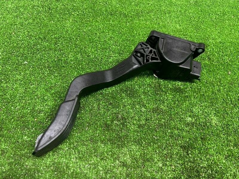 Педаль газа Citroen С4 B7 хэтчбек 1.6 EP6 120 Л/С 9671840280