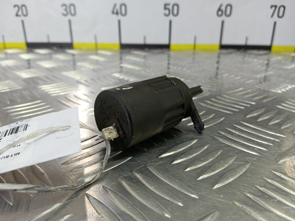 Насос омывателя (Моторчик) Б/У для MITSUBISHI CARISMA I рестайлинг (1999—2004) MR911023