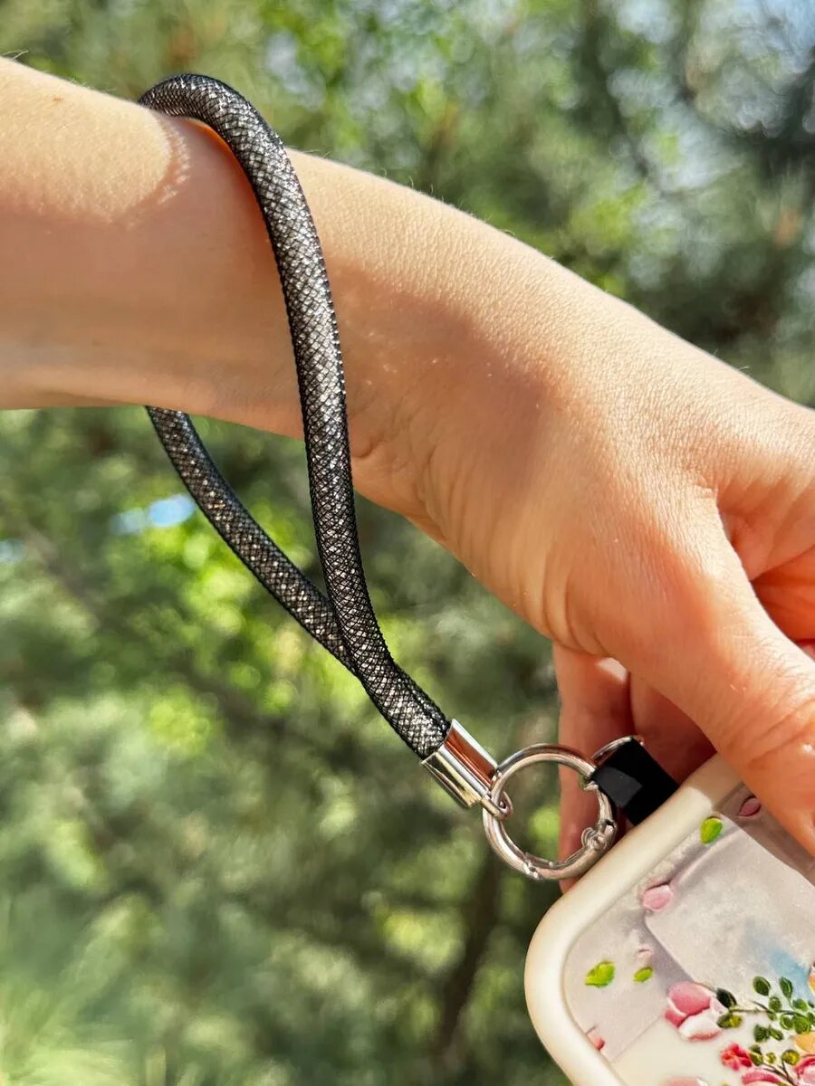 Шнурок на руку для телефона короткий