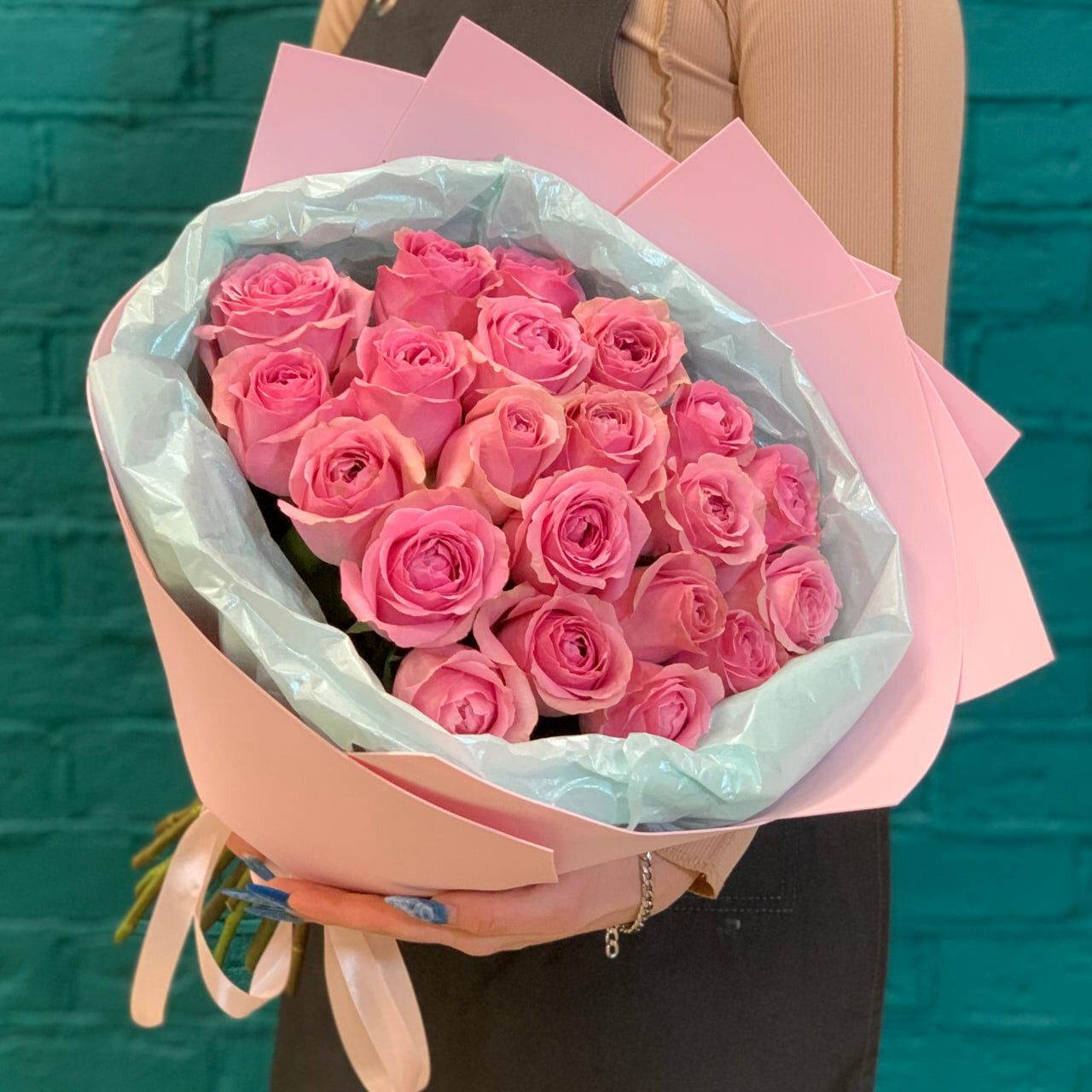 Букет из 21 розовой розы