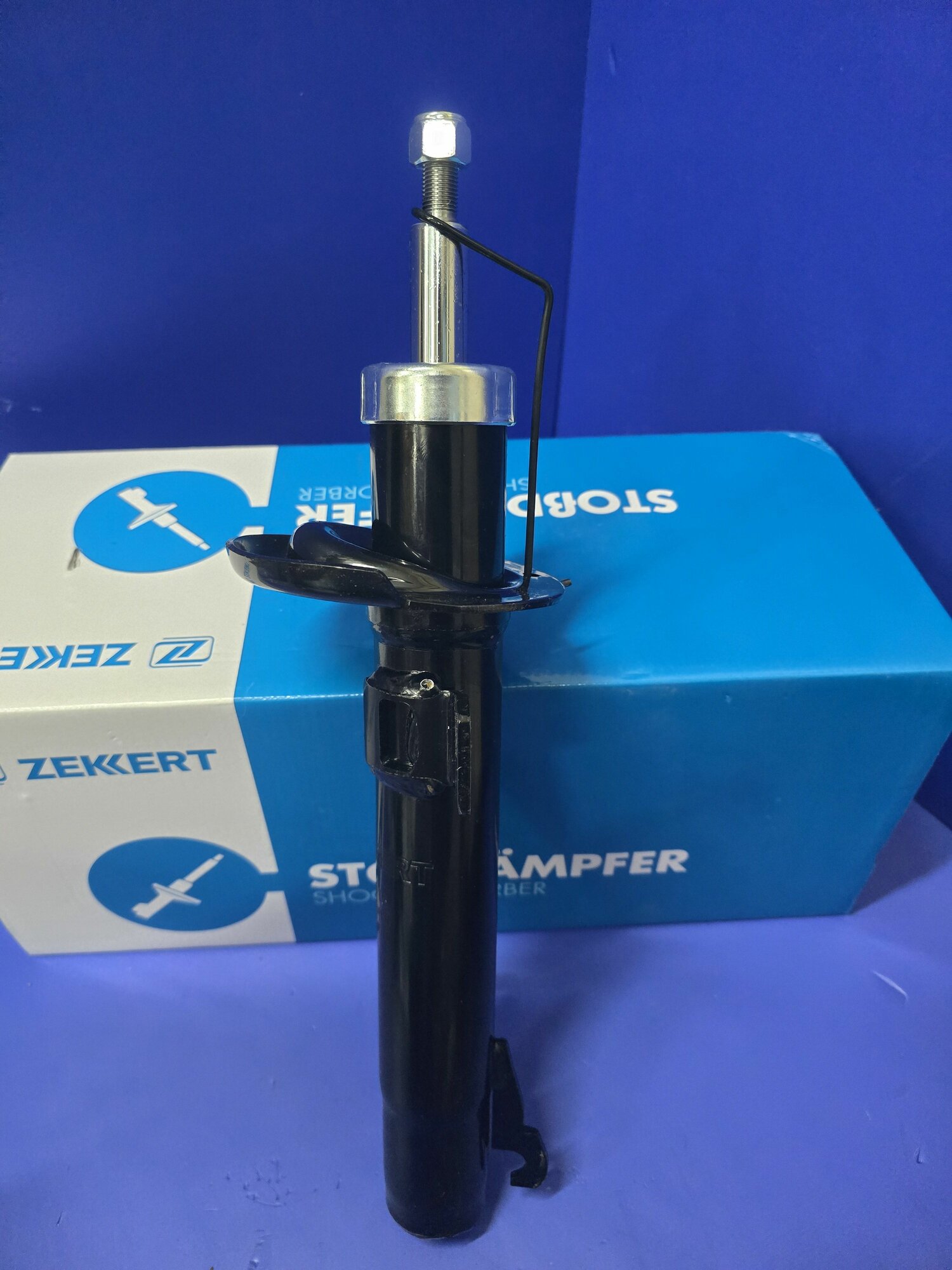 Амортизатор передний левый Zekkert Германия на Ford Fiesta, Стойка передняя Форд Фиеста