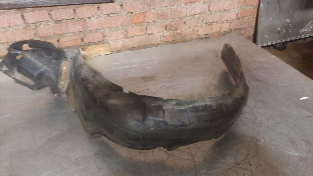 Подкрылок передний правый Toyota Corolla Verso E121 2003 5387512280