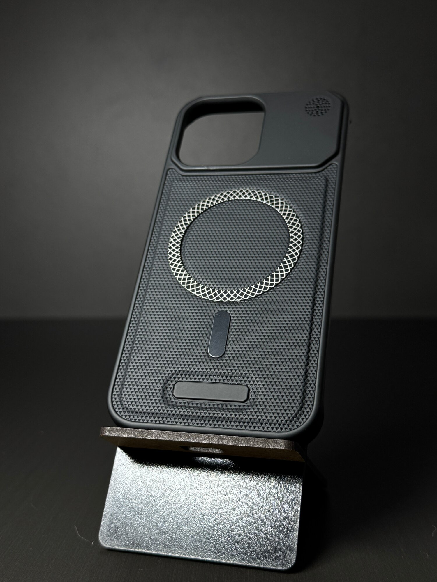 Чехол Protective case Айфон 16 Про Макс / чехол iPhone 16 Pro Max с MagSafe, черный, пластиковый