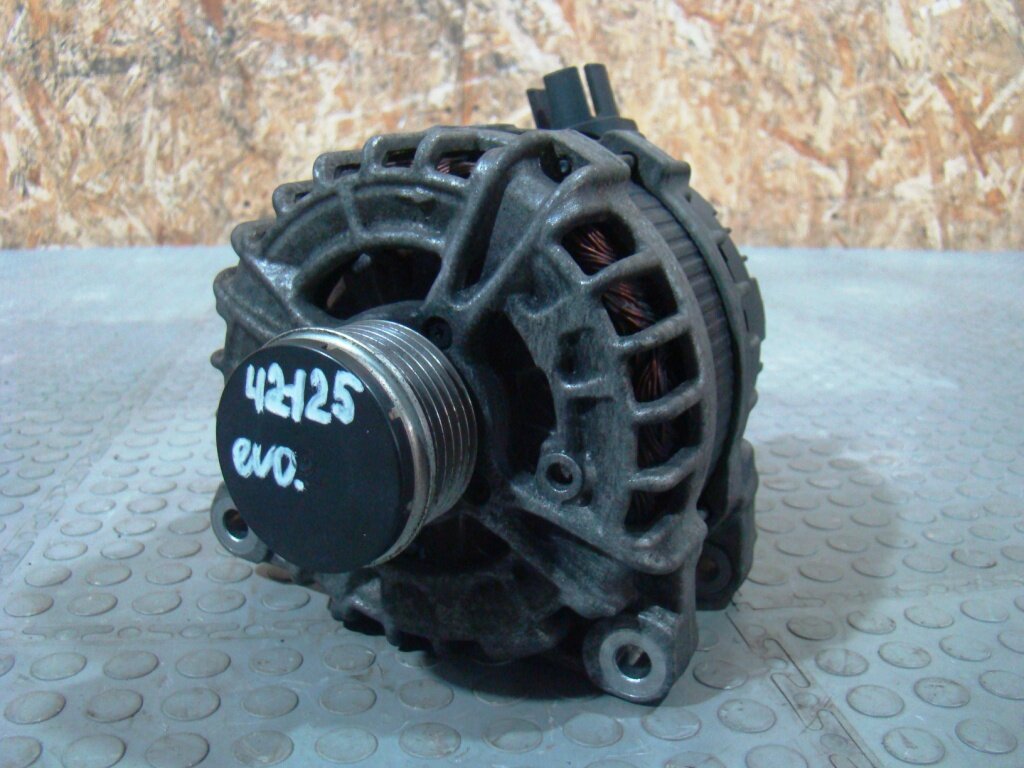 Range Rover Evoque Генератор LR047579