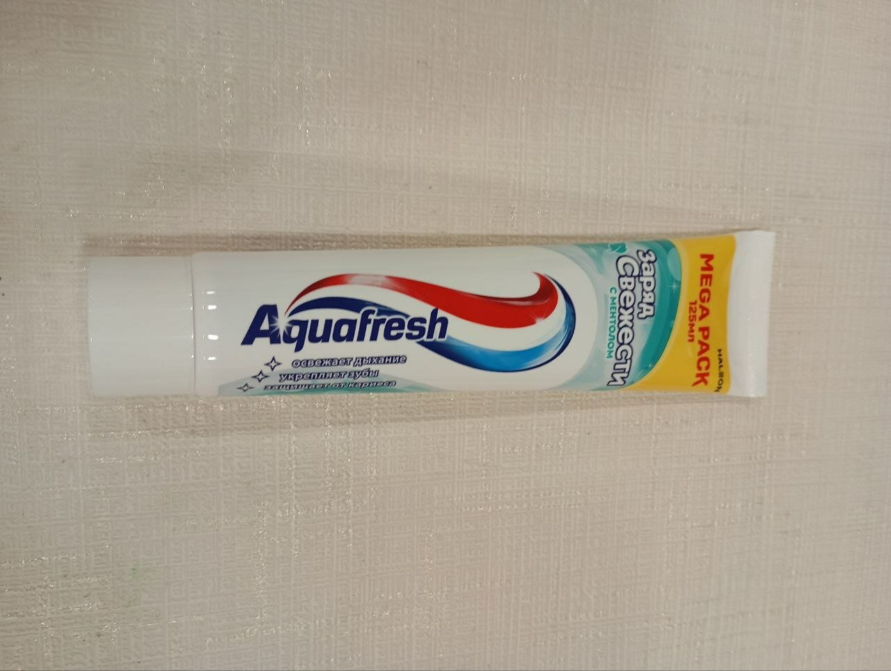 Зубная паста Aquafresh Заряд свежести 125 мл