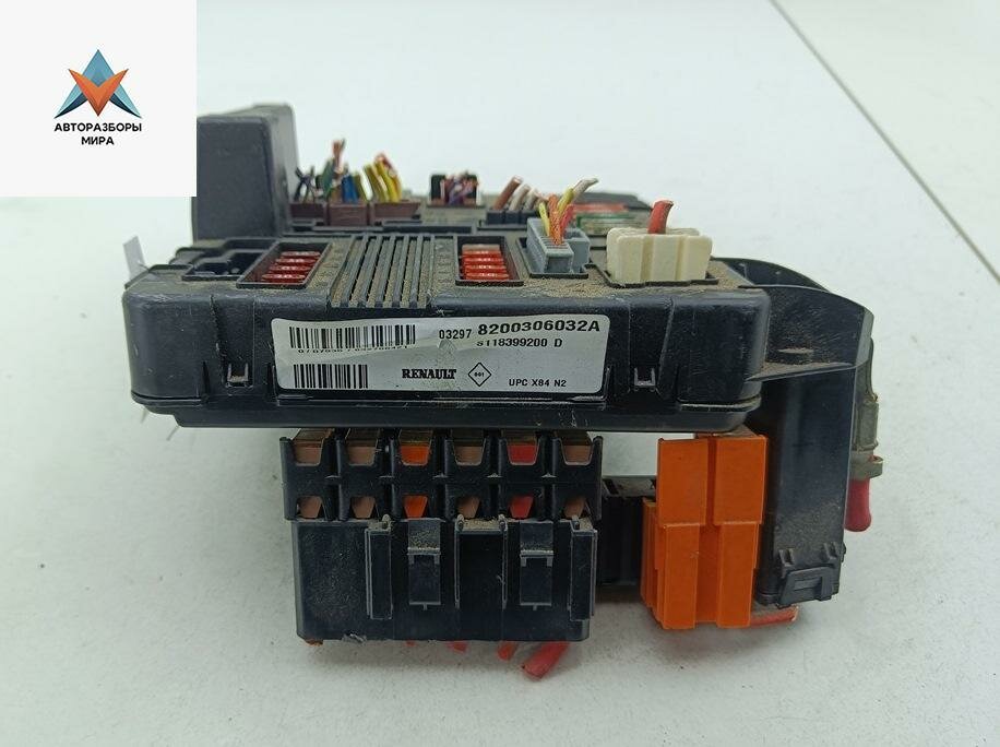 Блок предохранителей Renault Scenic 2 2003 8200306032