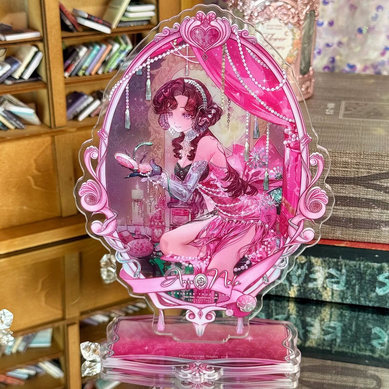 Фигурка Anjo Nala, 15см, розовый значок на подставке