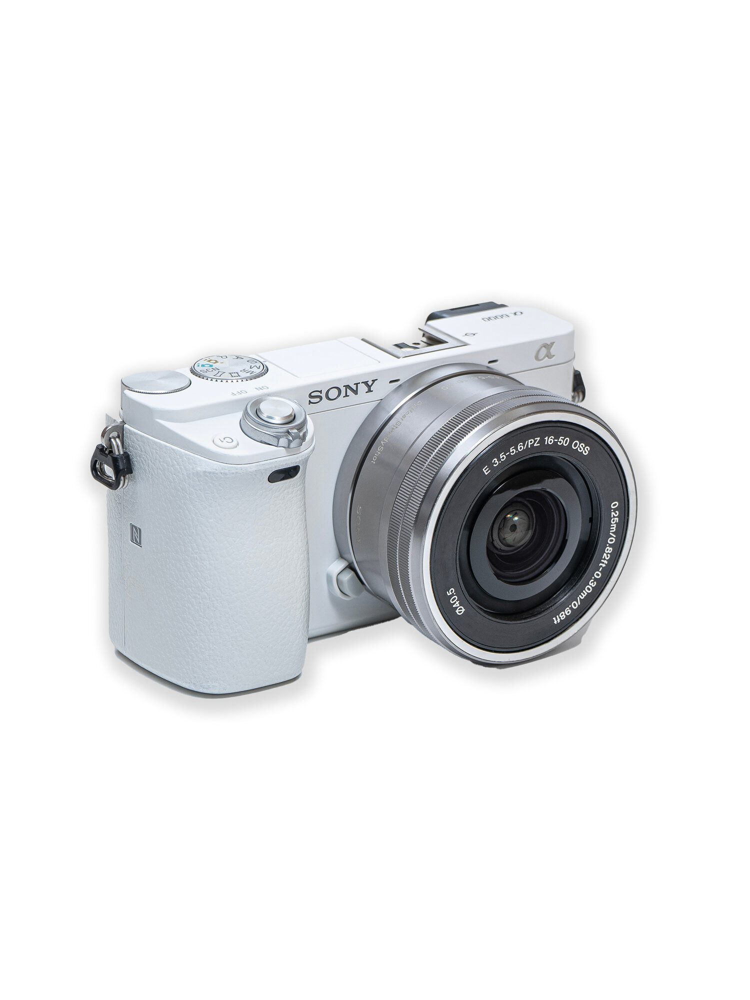 Беззеркальный фотоаппарат SONY ALPHA ILCE A6000 KIT 16-50 (пробег 60424)