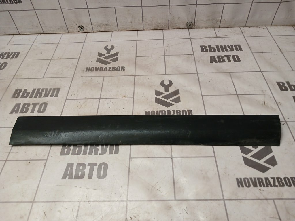 Молдинг задней правой двери VW Passat B5 96-00