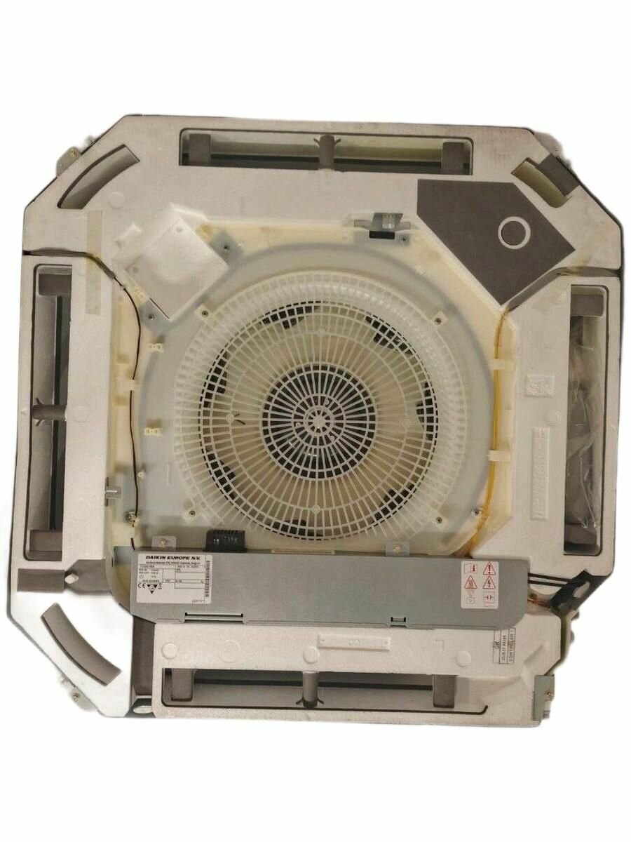 Кондиционер кассетный DAIKIN FCQ50C7VEB потолочный (без декор. панели)
