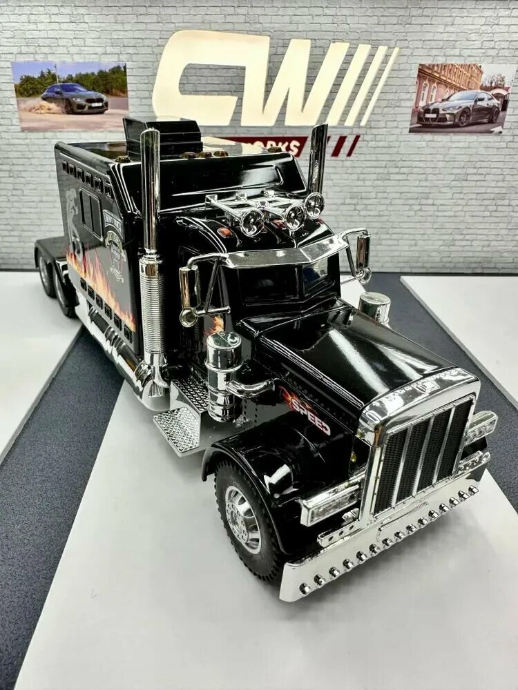 Машинка металлическая тягач Freightliner