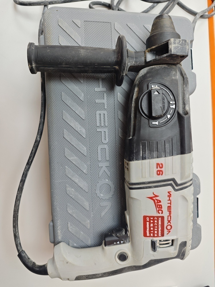 Перфоратор электрический Интерскол П-26/800АВС (426.0.4.40) 800 Вт 3 Дж SDS-plus