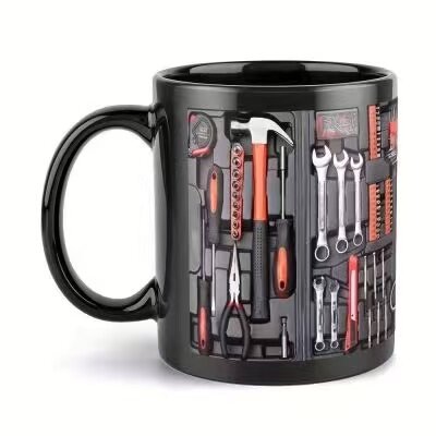Керамическая кофейная кружка с дизайном «Toolbox Design» — 350 мл, черная ручка, идеальный подарок для мастеров и любителей рукоделия, 8,2 x 9,5 см
