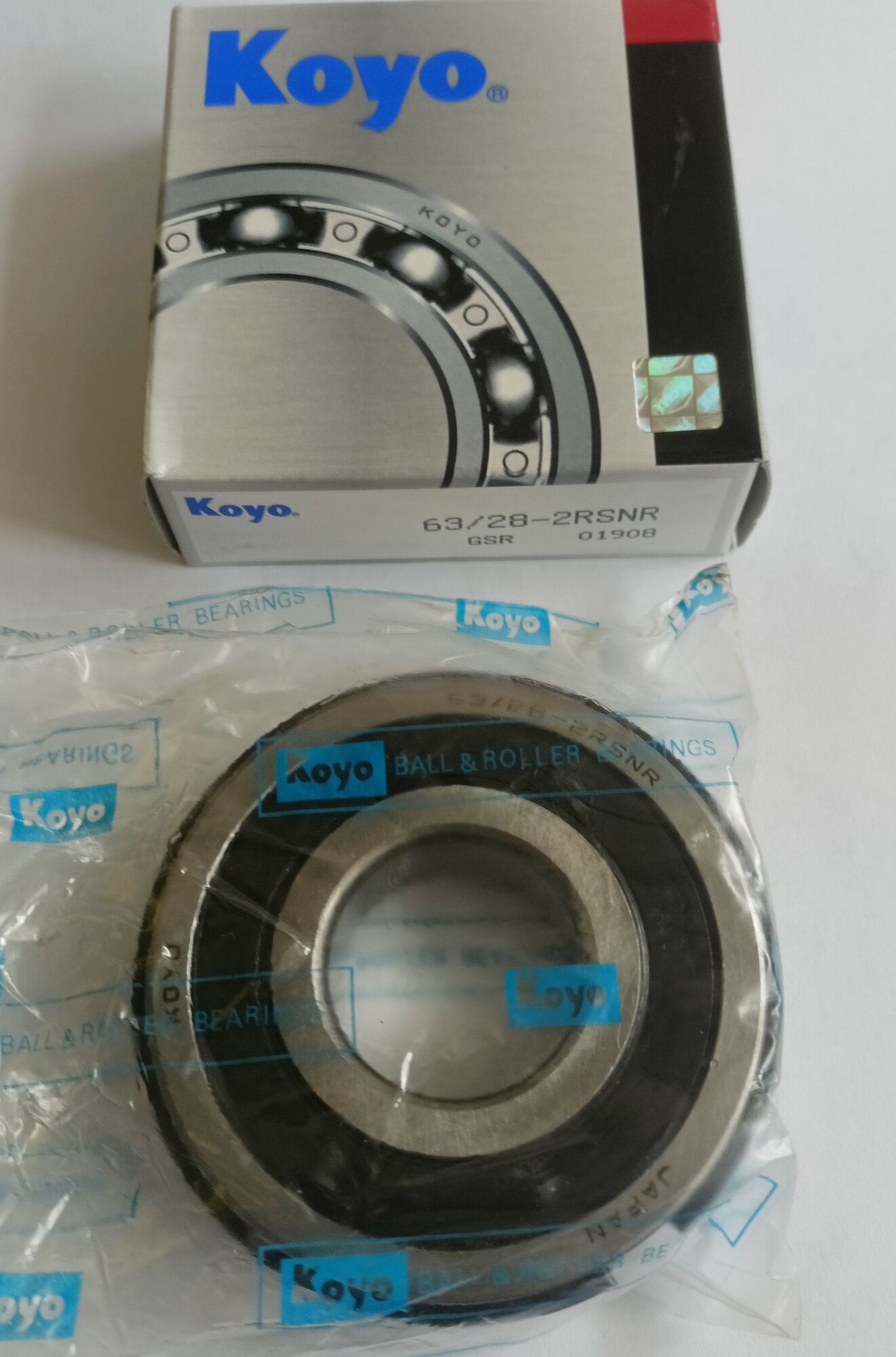 Подшипник Koyo 63/28-2RSNR радиальный шариковый закрытого типа (28х68х18)
