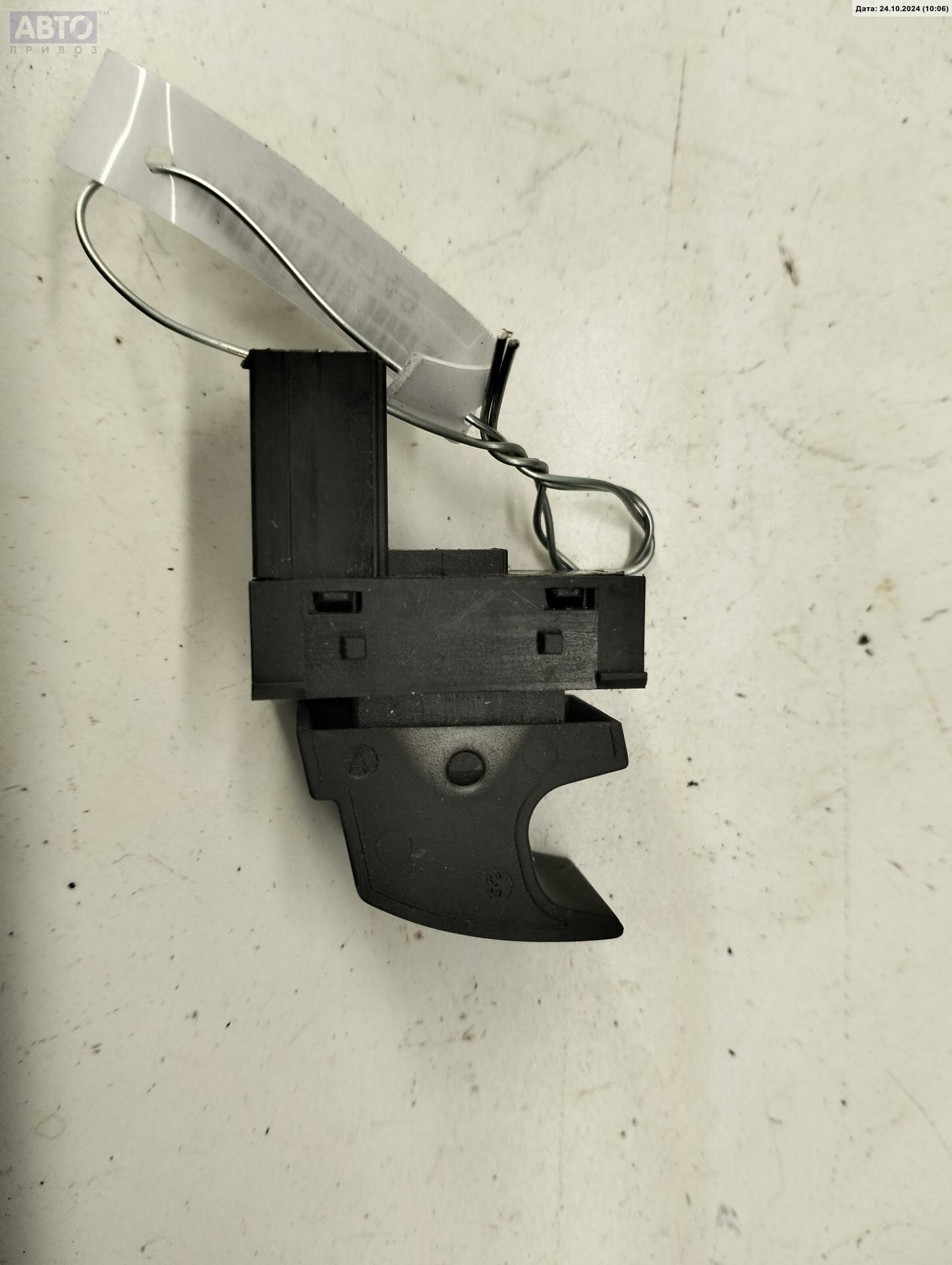 Кнопка стеклоподъемника заднего левого Volkswagen Passat B6