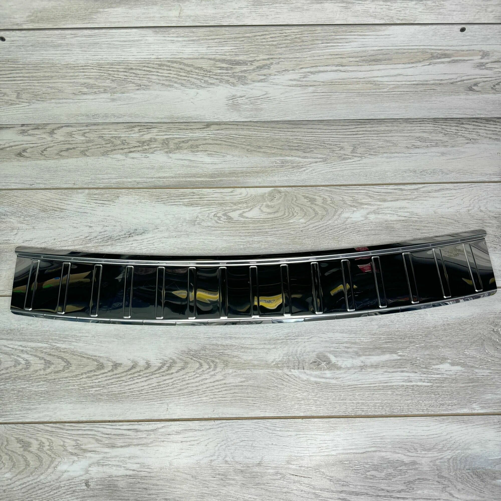 Накладка заднего бампера SKODA Rapid 2013- 2010 (загиб)