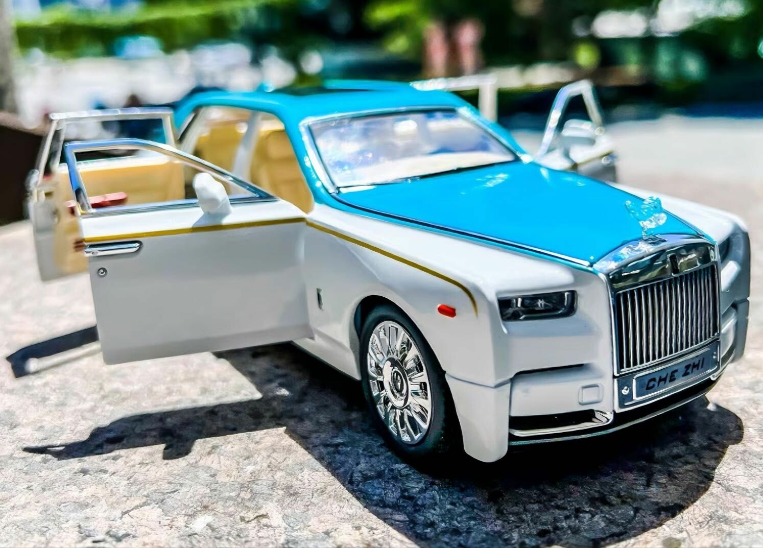 Машинка rolls-royce phantom 1:24 модельки игрушка мальчик ,(машинки rolls-royce ghost )синий