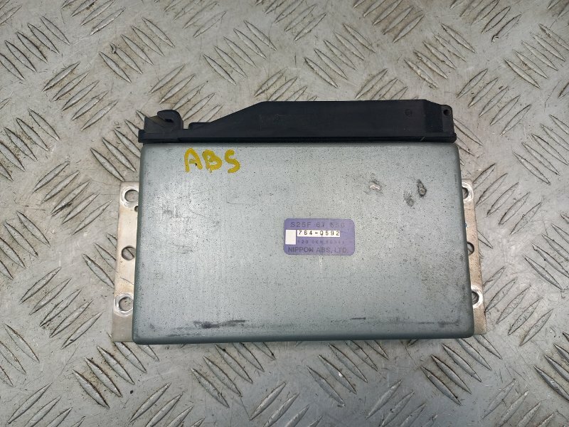 Б/У Блок управления ABS Mazda Bongo Friendee / Мазда Бонго Фринди 2.5 WL 125.2 Л.С 1999