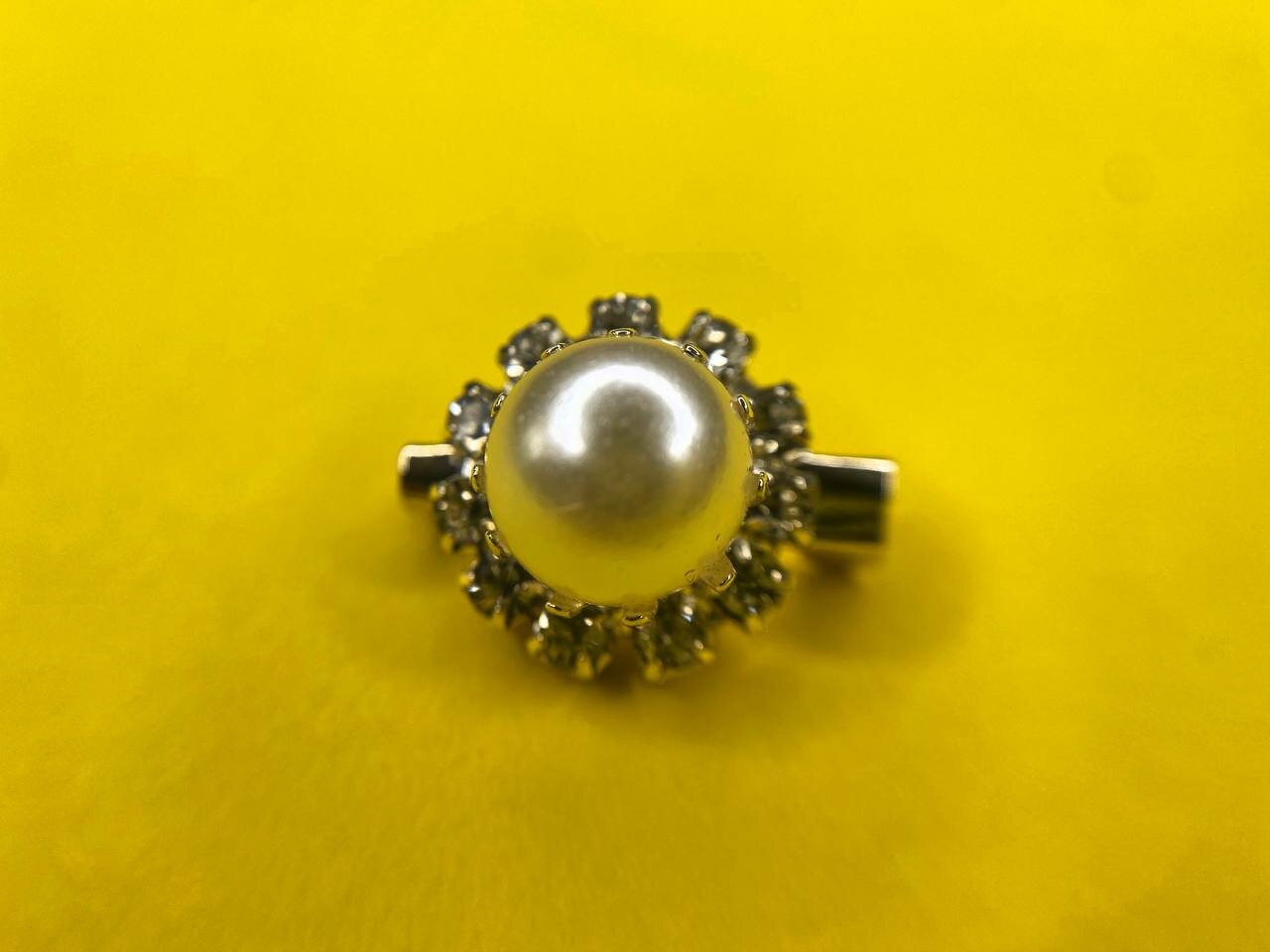 Брошь, перламутр синтетический