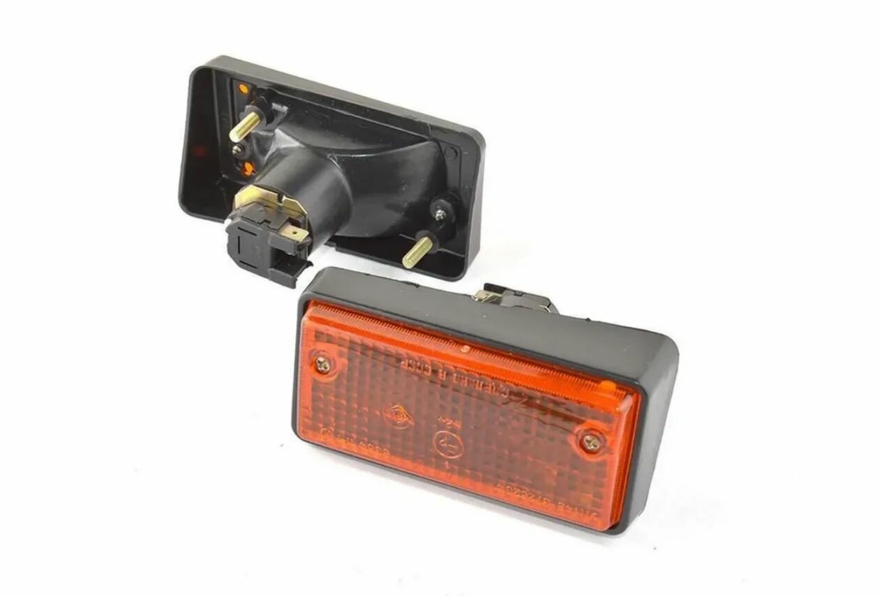 Подфарник ВАЗ 21011 черный корпус/желтое стекло