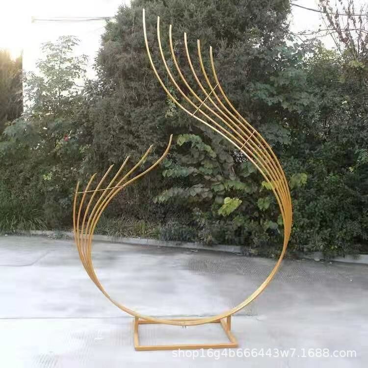 Реквизит свадебный "Хвост феникса", кованое железо, золото