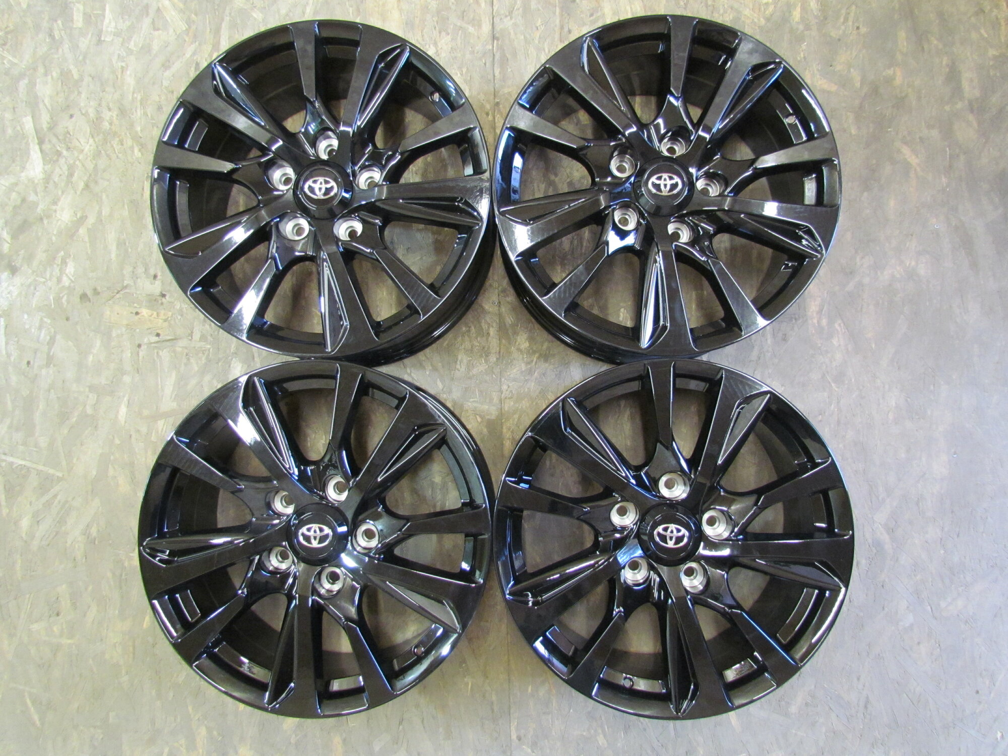 Комплект колесных дисков Toyota R20 8.5J ET54 5*150 DIA110.1 (реплика) 0023415