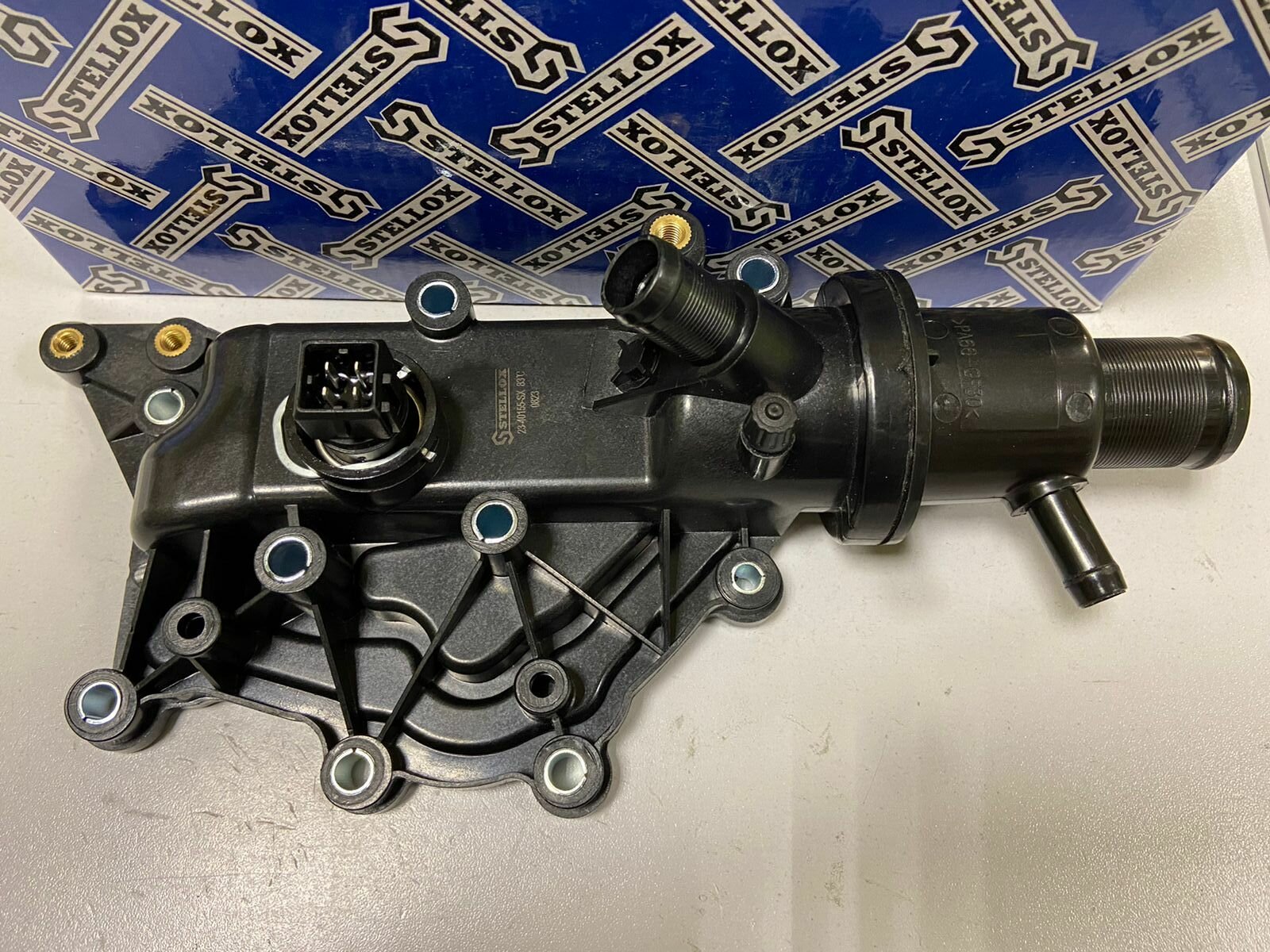 Термостат в сборе для Рено Меган 2, Флюенс, Кангу, Лагуна K4M (с 4х конт. датчиком) Stellox