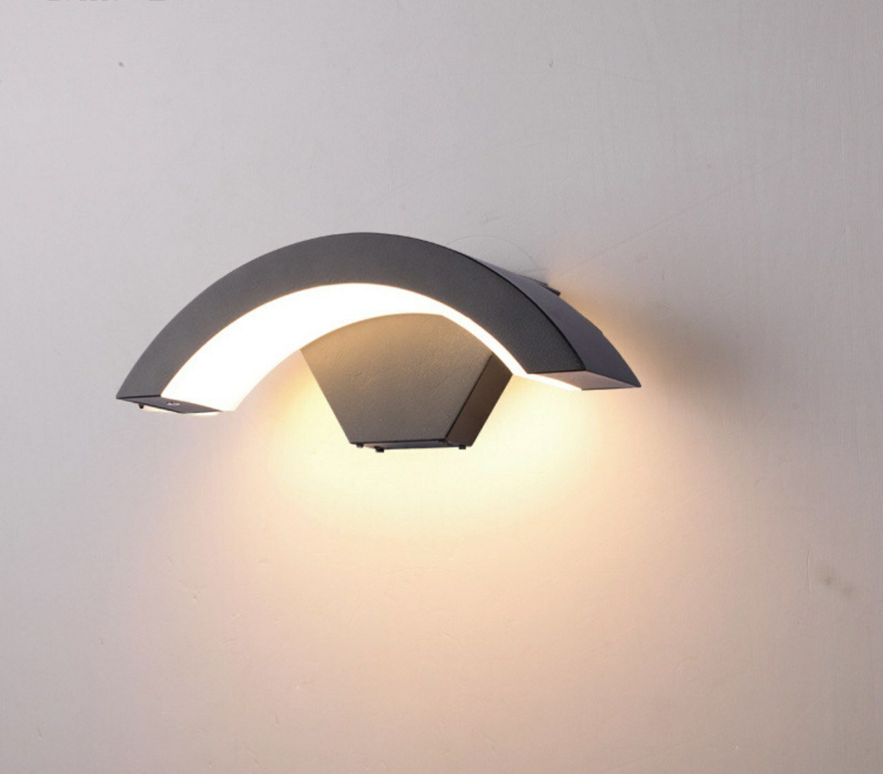 Настенный светильник