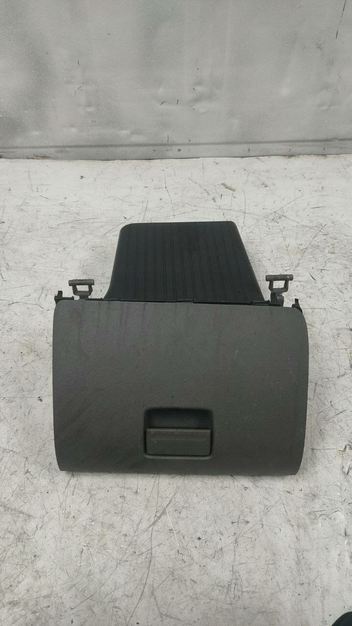 Бардачок Ford Focus 2 рест. 2009 5M5106008AAW